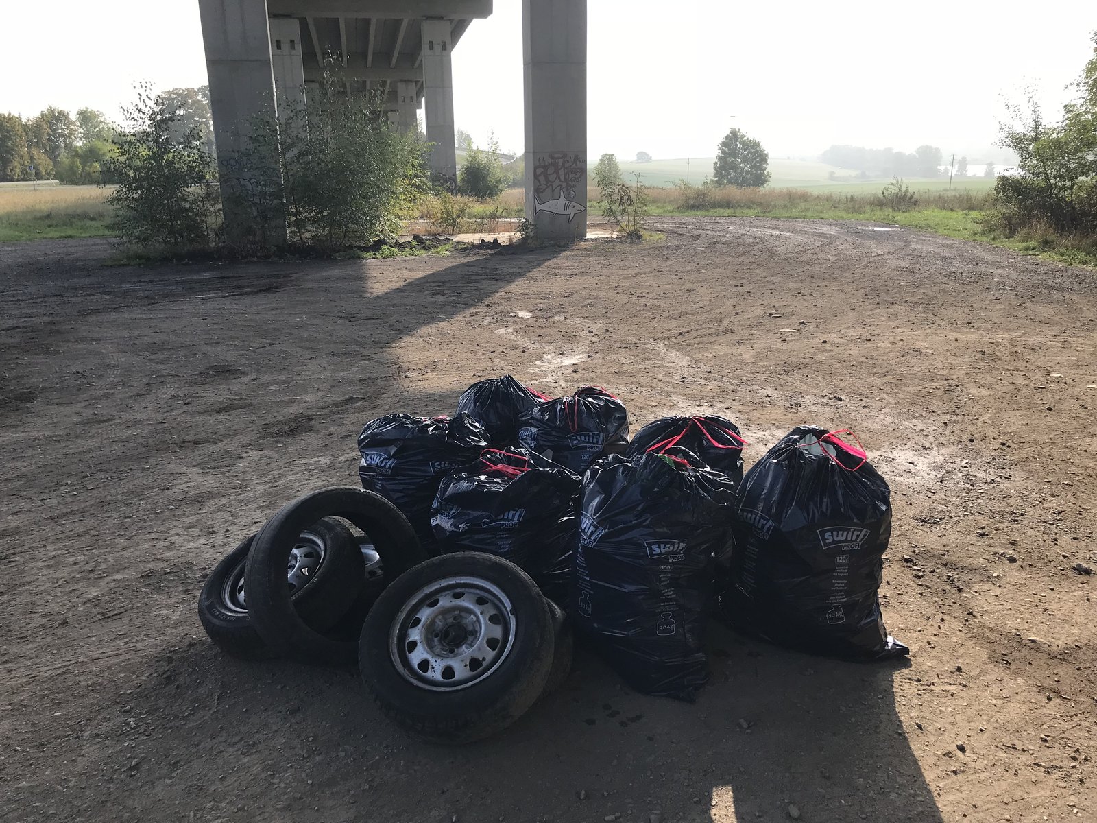 Ukliďme Česko! - Pirátská strana v Moravské Třebové | Piráti Moravská ...